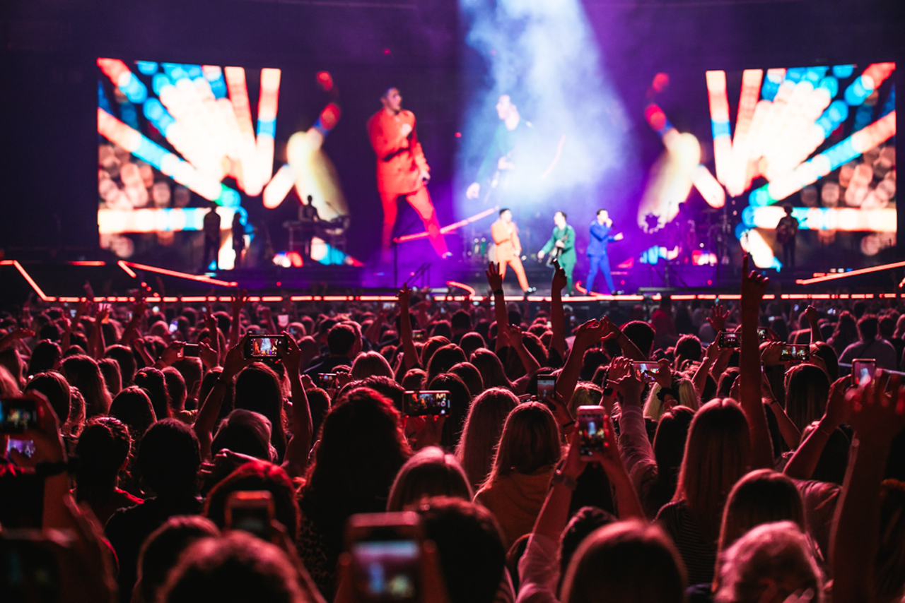 All the Photos from Jonas Brothers' Happiness Begins Tour at U.S. Bank ...