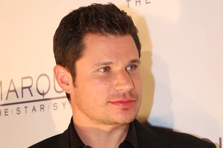 Nick Lachey Apologizes After Video Appears to Show Him Trying to Grab a ...