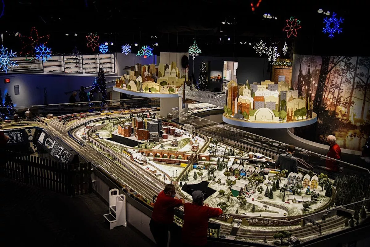 Holiday Junction Train Display Rolls Back into Union Terminal This November