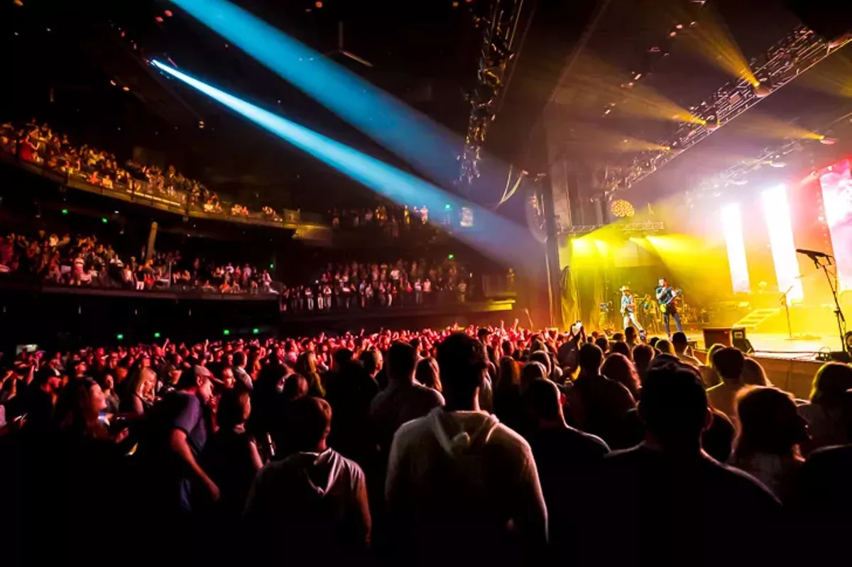 All the Photos From Brothers Osborne's Performance at Cincinnati's ICON ...