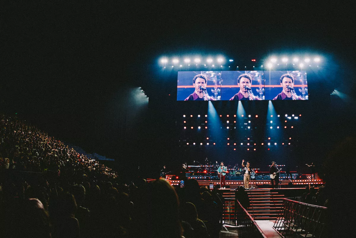 Jonas Brothers Fans Were Burnin' Up Lexington's Rupp Arena [PHOTOS]