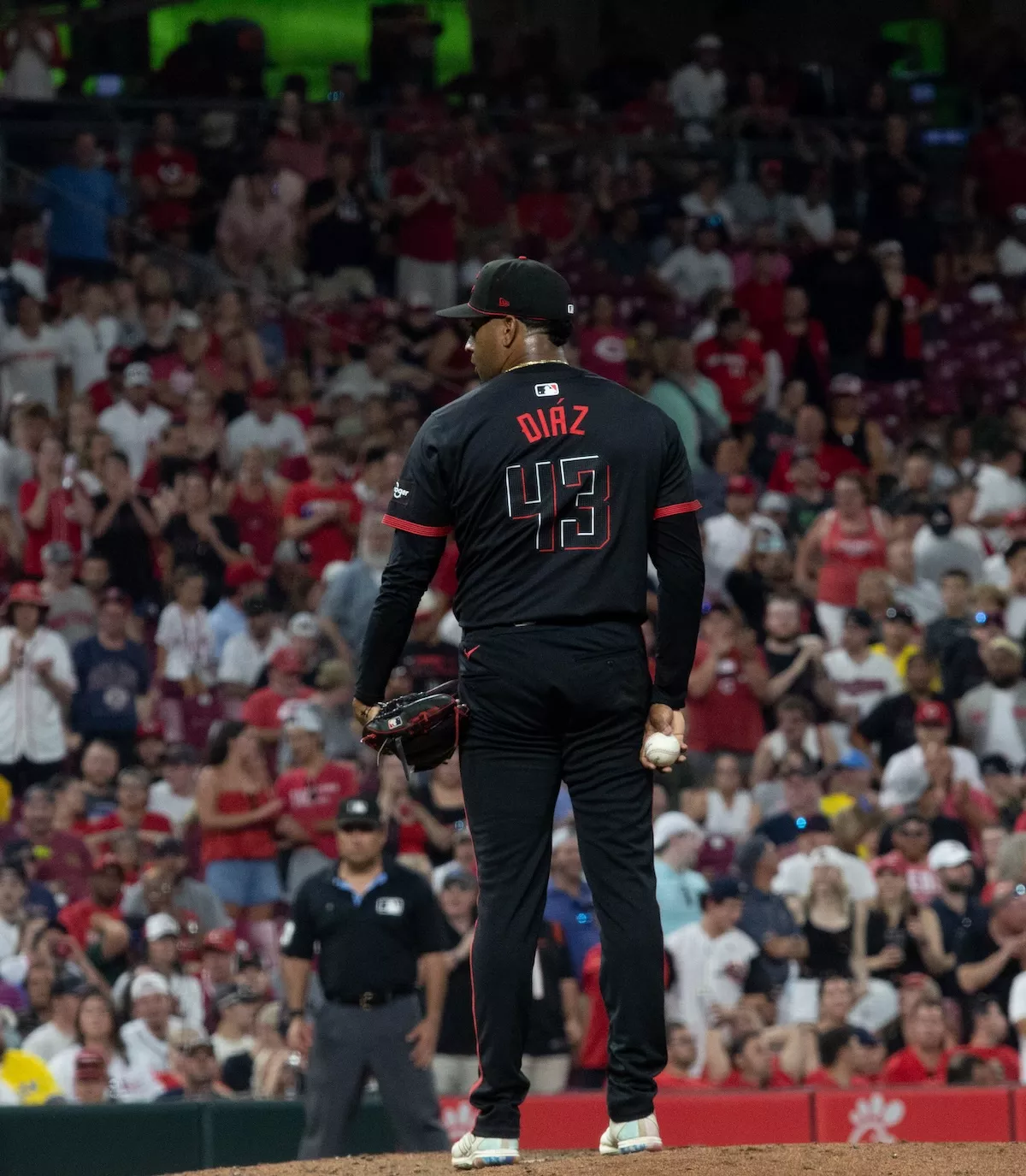 Photos: The Cincinnati Reds Put On a Show Against the Boston Red Sox